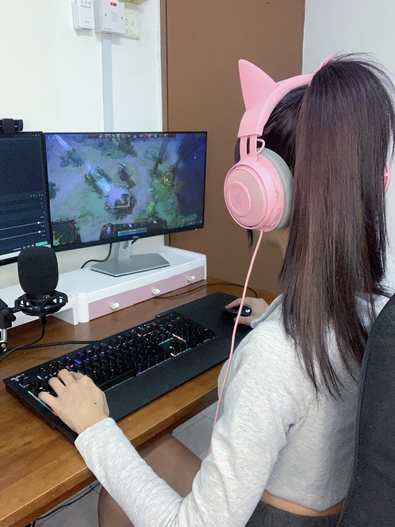 Creator Feature - EmoWL - Gank