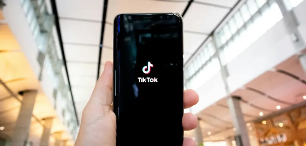 340+ Hashtag FYP TikTok Terbaru Agar Videomu Cepat Viral
