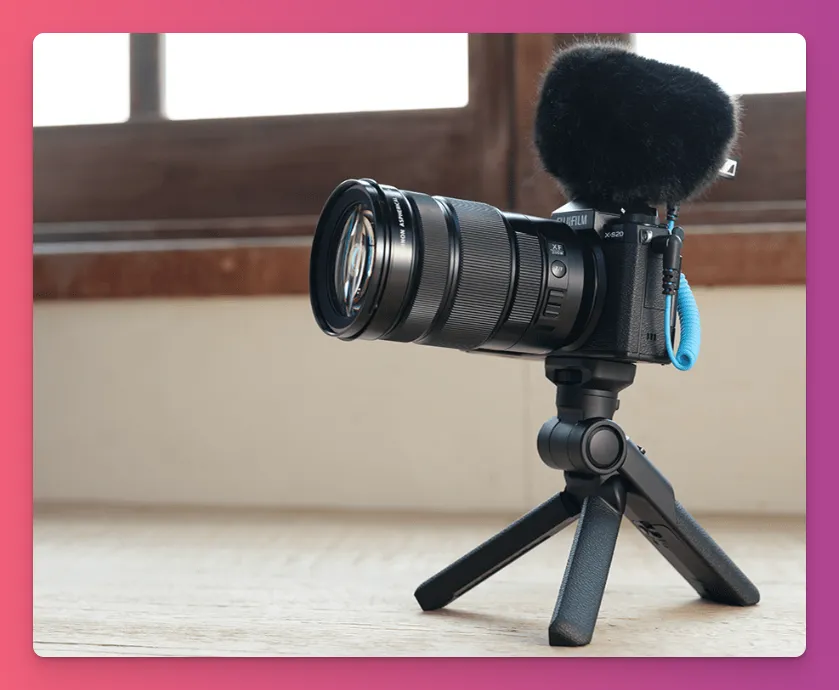 8 Best Cameras for Vlogging in 2024 - Lnmstore