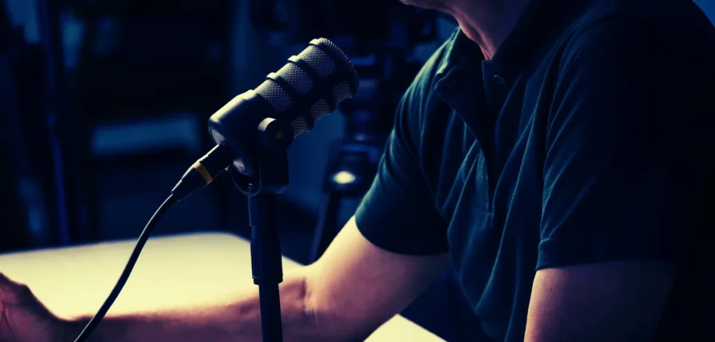 Condenser vs. Dynamic Mic: Which One for Your Setup? [2026]